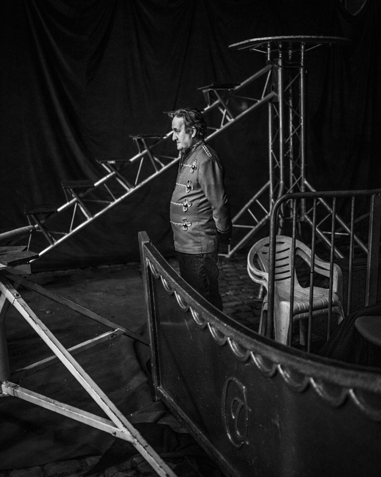 HAMBURGER EYES – Page 7 – Photo Magazine