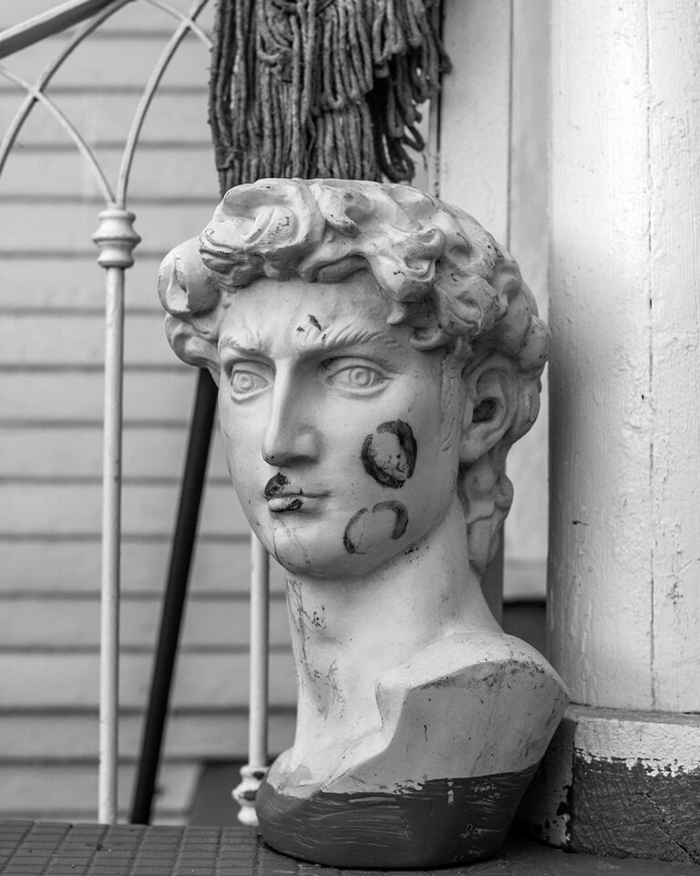 HAMBURGER EYES – Photo Magazine